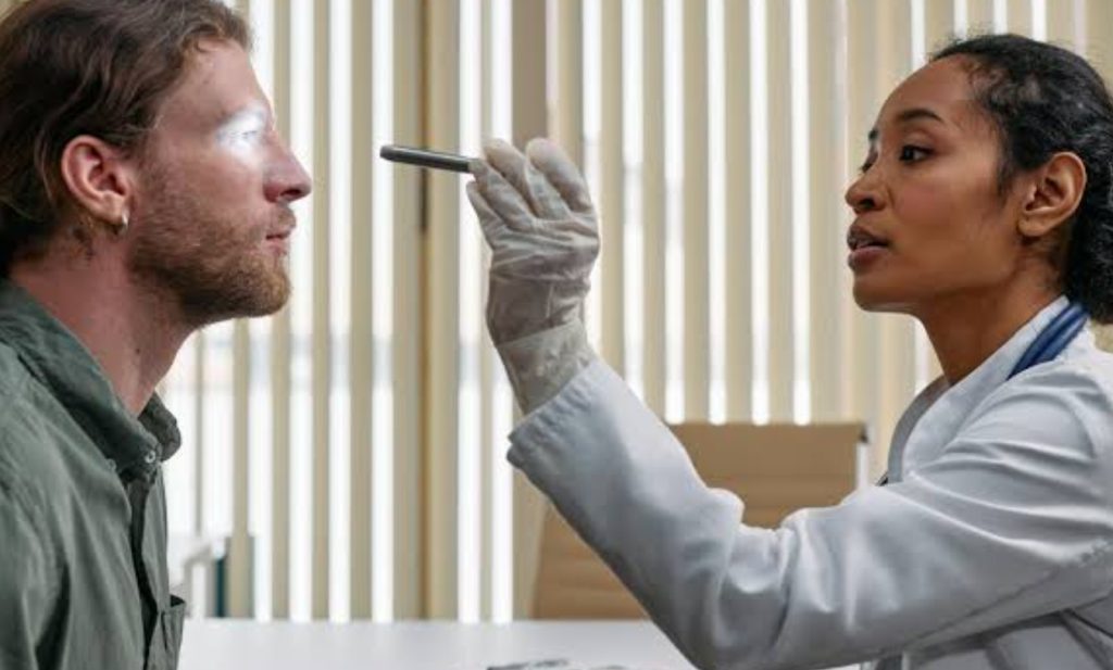 Tonsilitis dan Hipertrofi Tonsil pada Dewasa - DOKTER AIRLANGGA